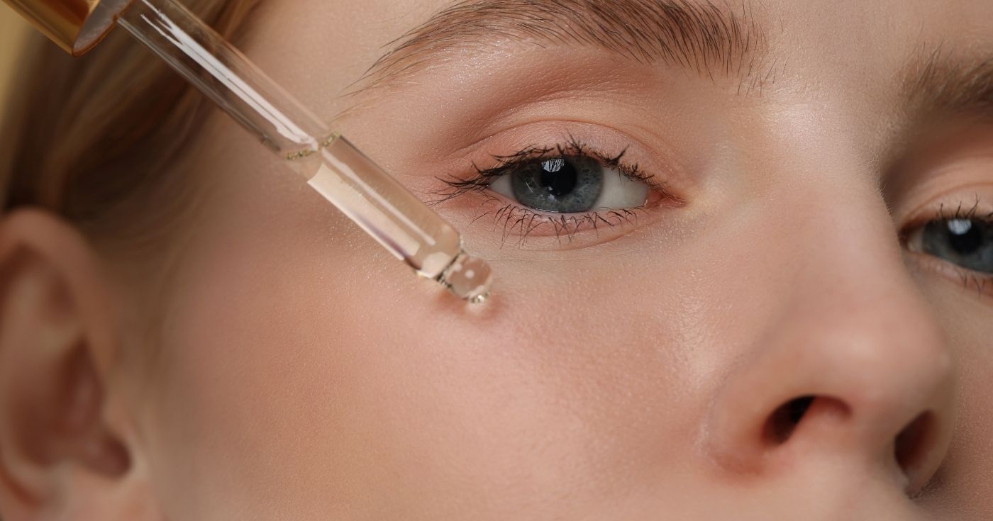 Oubliez le collagène en pot, cet ingrédient à 3€ est le seul qui force ...